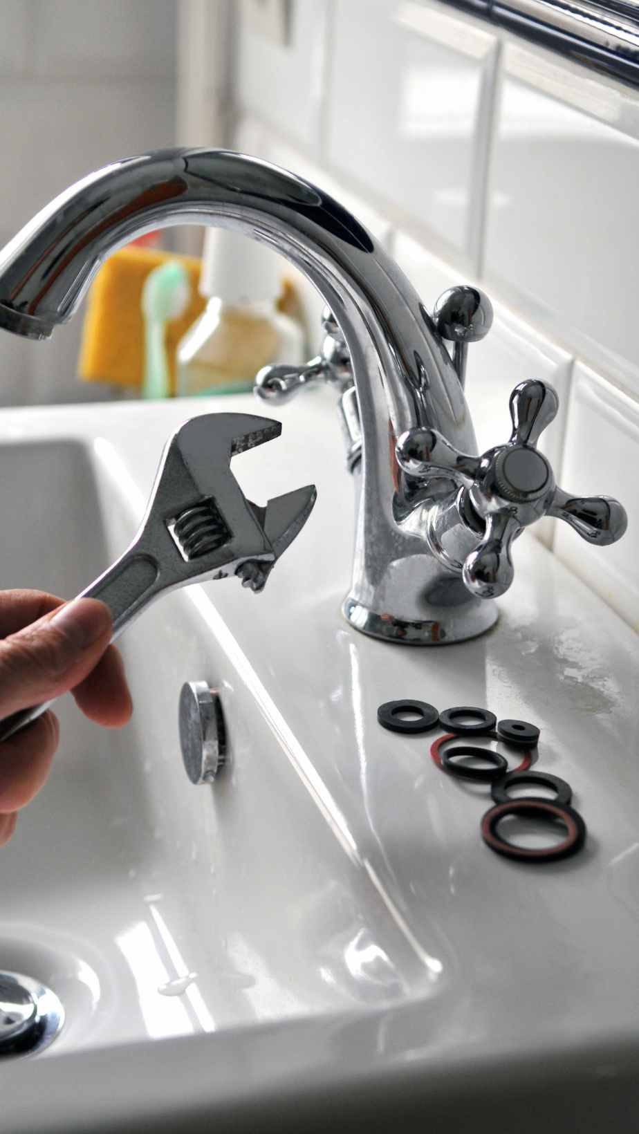 How to Stop a dripping Tap - DIY Primer